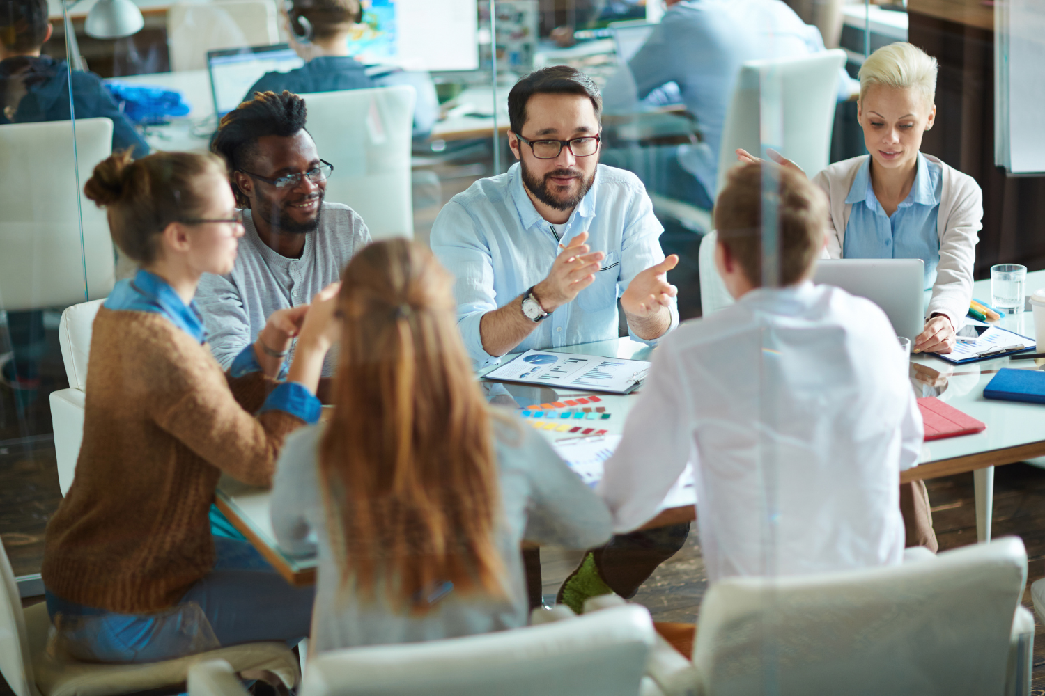 Workplace Wellbeing: How Print Supports Clear Communication at Work